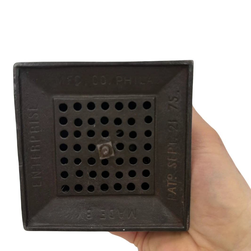 "View of Independence Hall, 1776" — Silk woven in 1876 for the Centenn ...